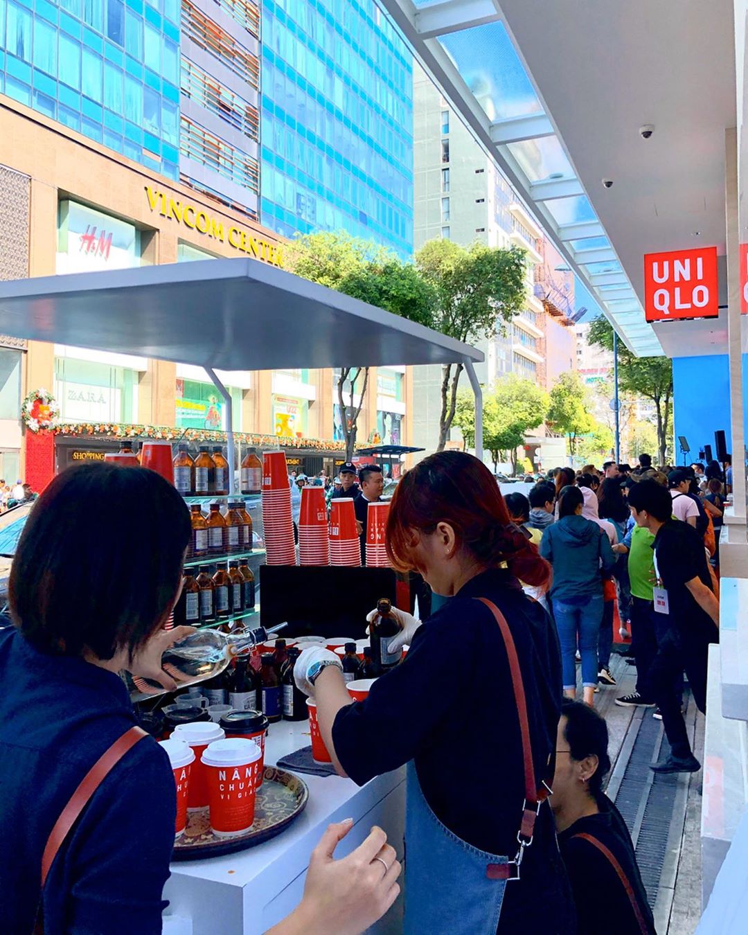 Congratulations on grand opening! Catch us today at Uniqlo Đồng Khởi to ...